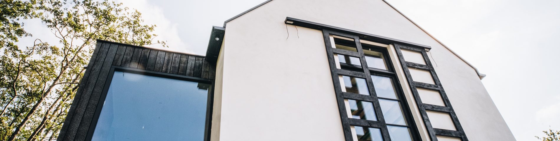 Houten afwerking gevel - Zwarthout